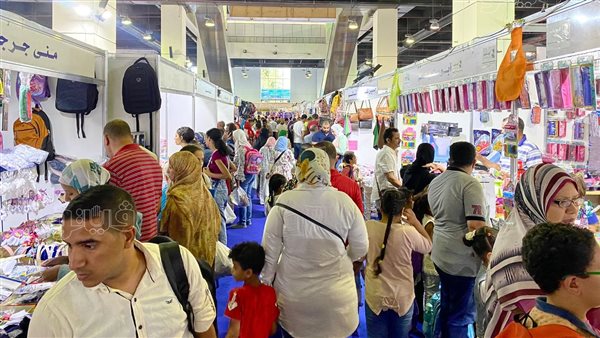 بخصومات 30 %.. محافظ الجيزة يفتتح اليوم معرض "أهلا مدارس"